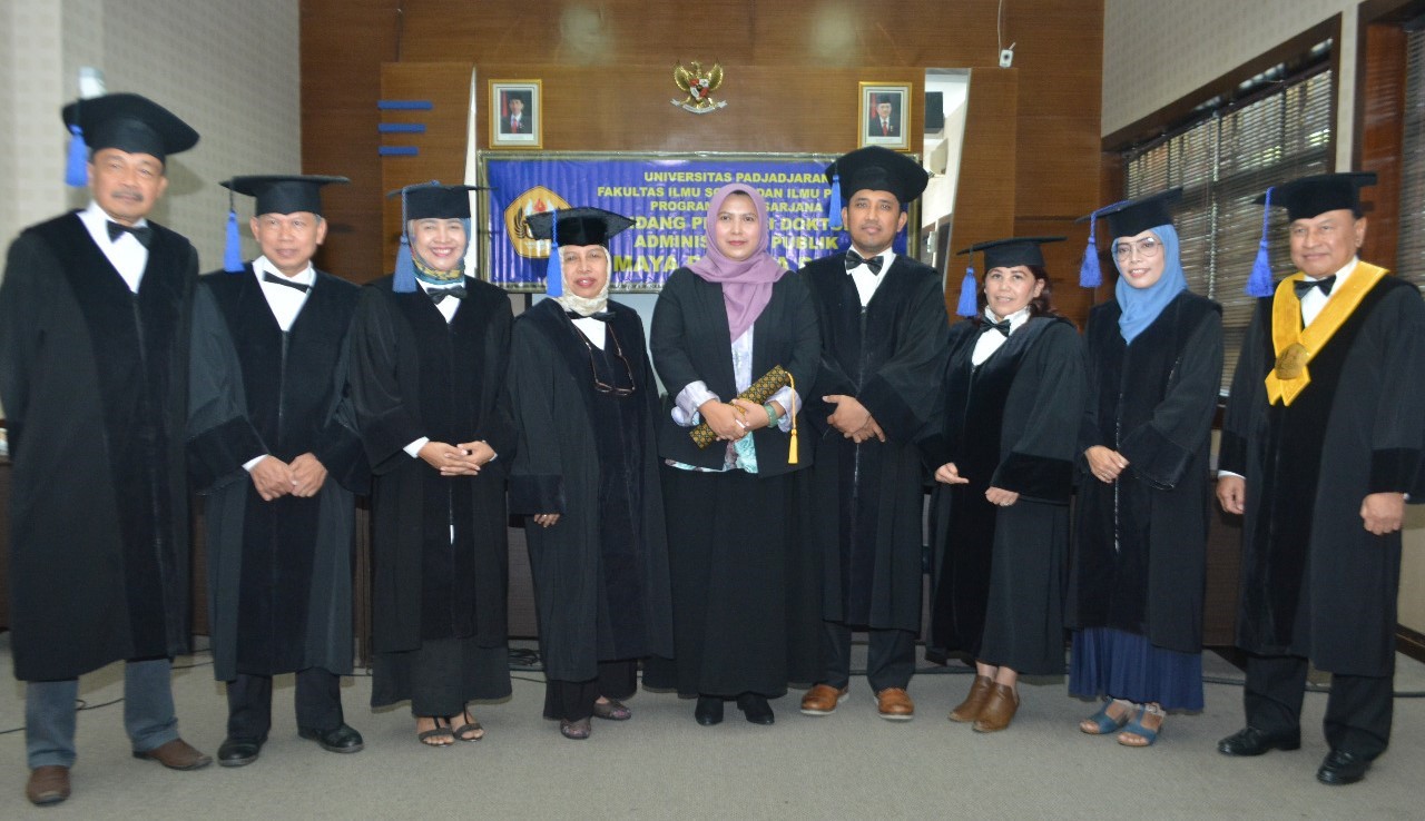 Sidang Promosi Doktor Dr. Maya Puspita Dewi, S.Sos, M.Si ...